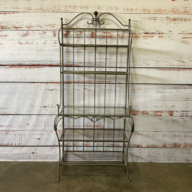 Closet-9628 – Consigned by Design